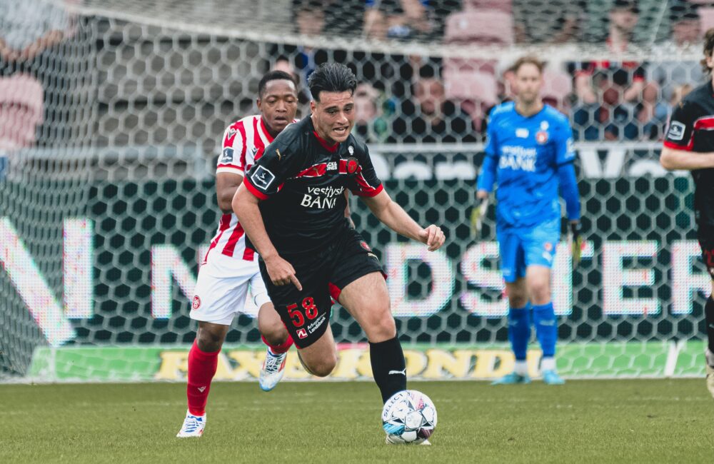 Driblekongen Aral Simsir topper Superliga-liste