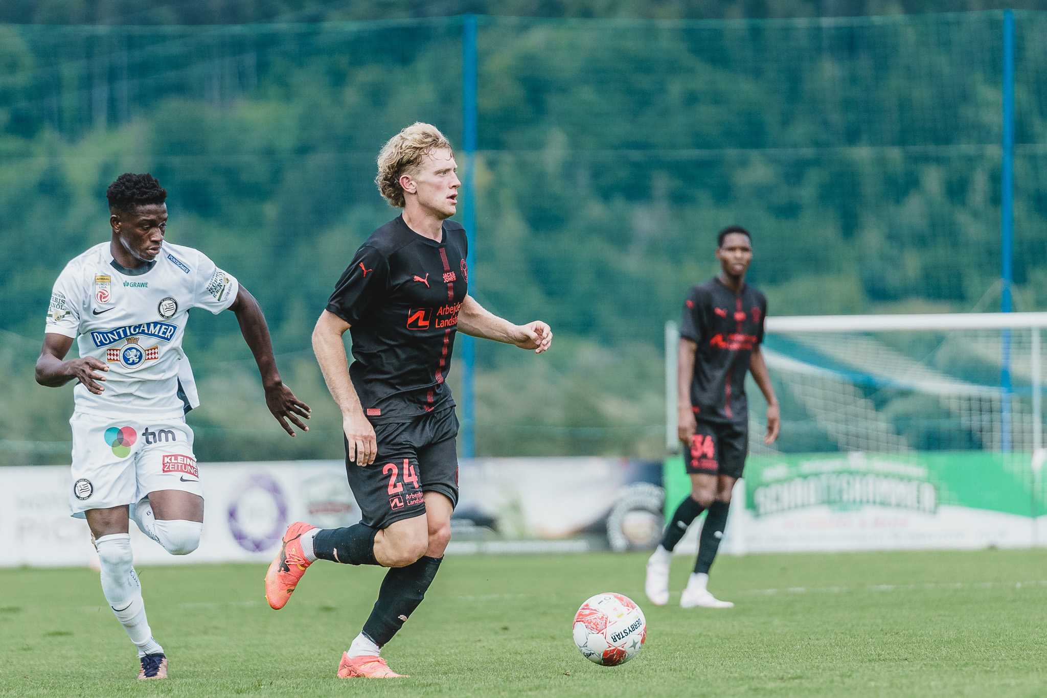 Debut til tre: Start 11'eren i Aarhus